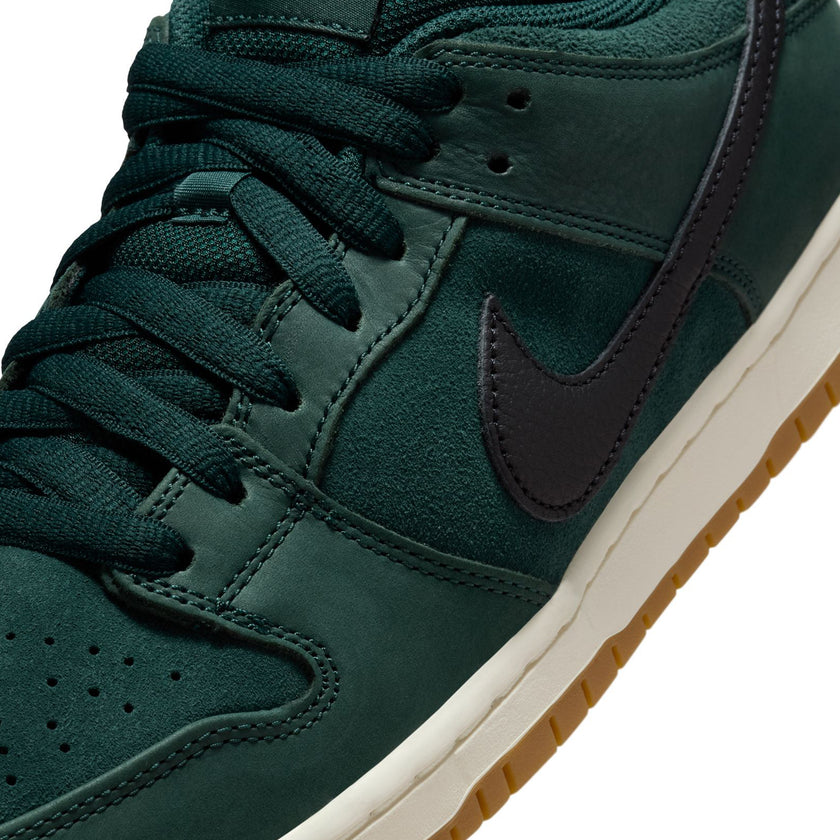Nike SB Dunk Low Pro Deep Fir - FJ1674-300 - Starcow Paris | Starcowparis