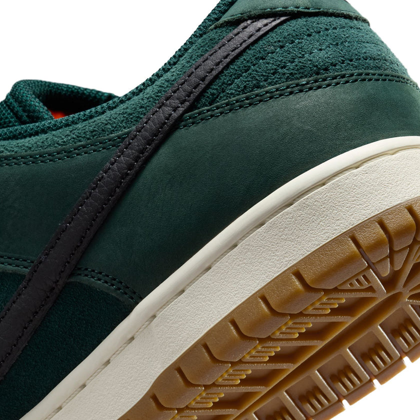 Nike SB Dunk Low Pro Deep Fir - FJ1674-300 - Starcow Paris | Starcowparis